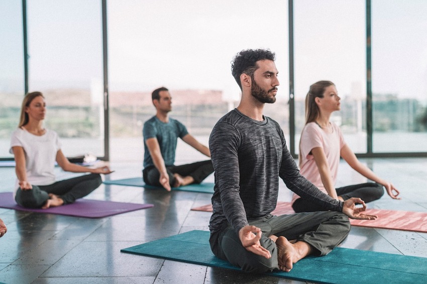 Hatha Yoga Là Gì? 5+ Lợi Ích Và Điểm Khác Biệt Của Hatha Yoga